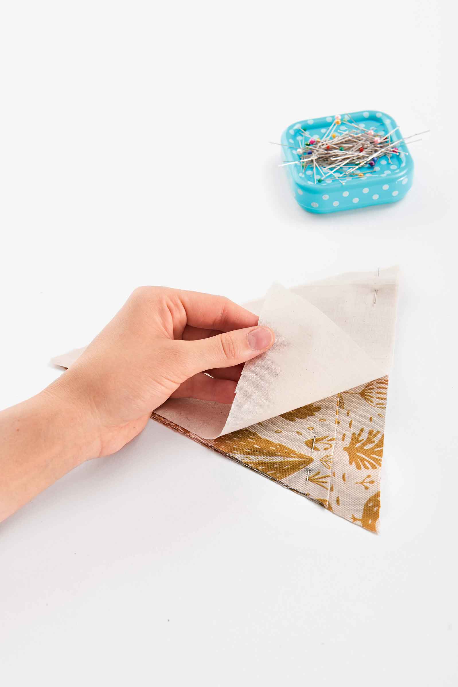 DIY: Banner-Shaped Advent Calendar | BurdaStyle.com